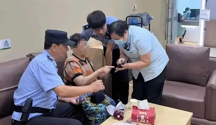 湖北：硬核“公安蓝”暖心守护“夕阳红”-长江网